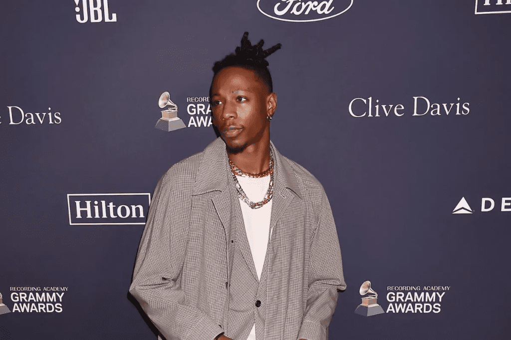 Joey Bada$$ responds to paparazzi video of girlfriend Serayah crying ...