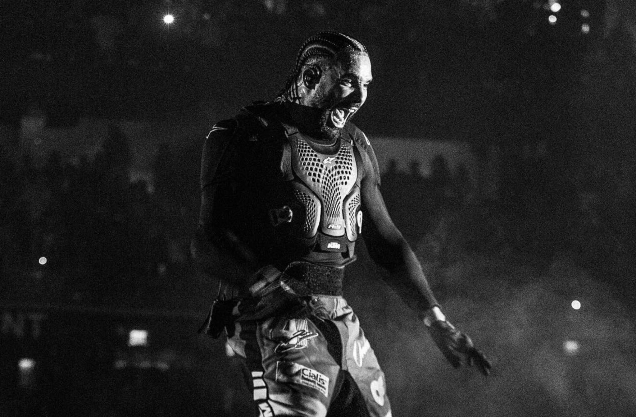 Drake Releases Kendrick Lamar Diss Track “Push Ups” On Streaming ...