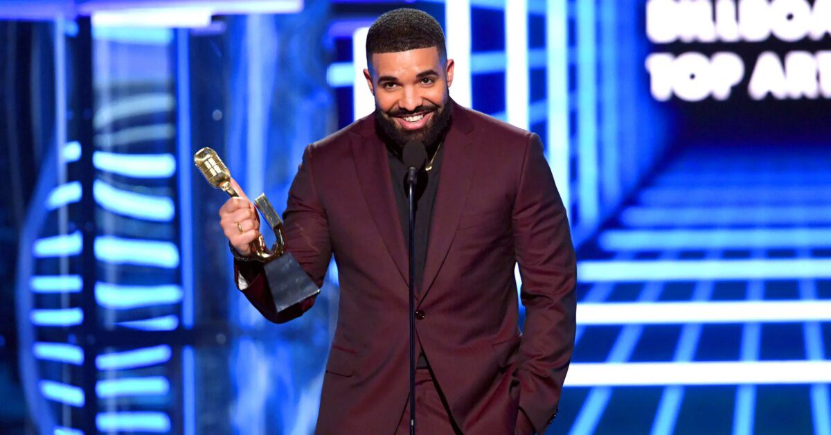 Drake becomes first artist to reach 100 billion plays on Spotify – HipHopVR