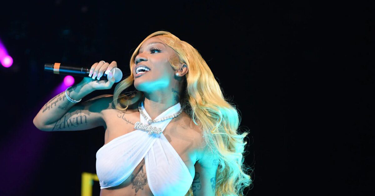 GloRilla tackles near-NSFW wardrobe malfunction during VMAs performance ...