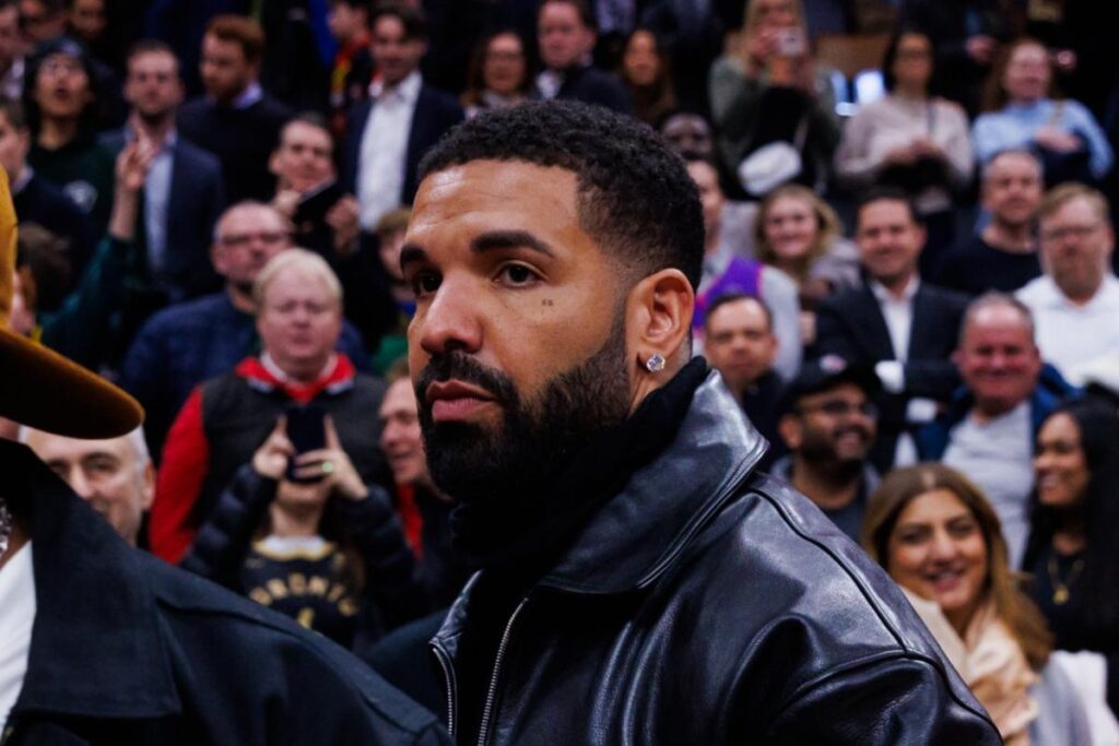 Drake sends ‘Back to Flash’ message to fans – HipHopVR