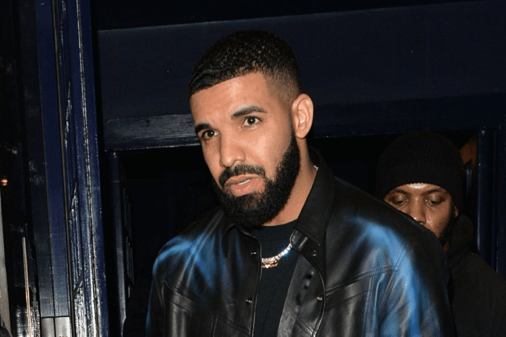Drake shows off his $1 million Rolex ‘Barbie’ watch – HipHopVR